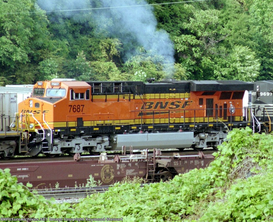 BNSF 7687